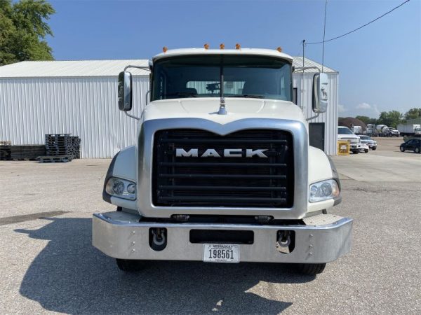 2017 MACK GRANITE GU533 C011370 - RDO Truck Centers