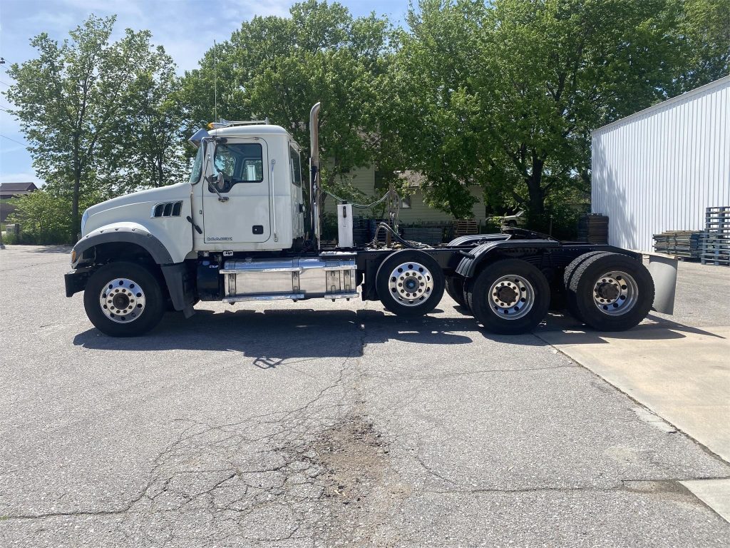 2017 MACK GRANITE GU713 C033804 - RDO Truck Centers
