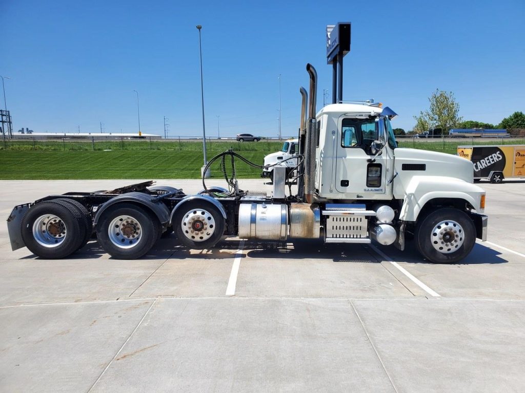 2016 MACK PINNACLE CHU613 C022356 - RDO Truck Centers