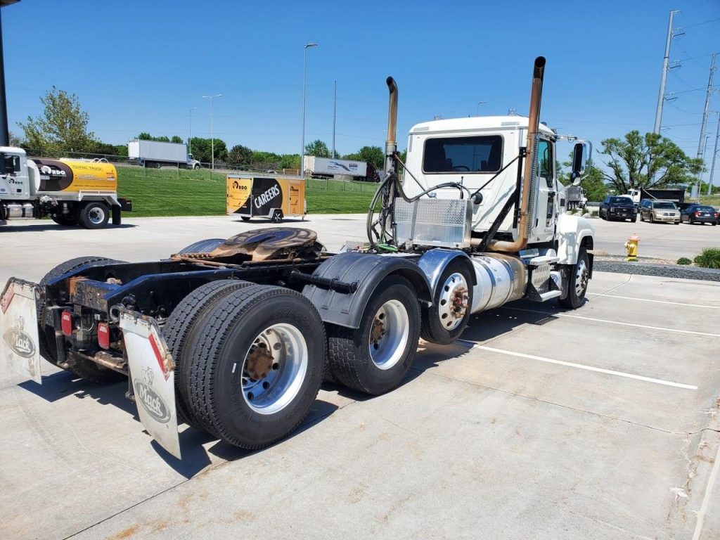 2016 MACK PINNACLE CHU613 C022356 - RDO Truck Centers