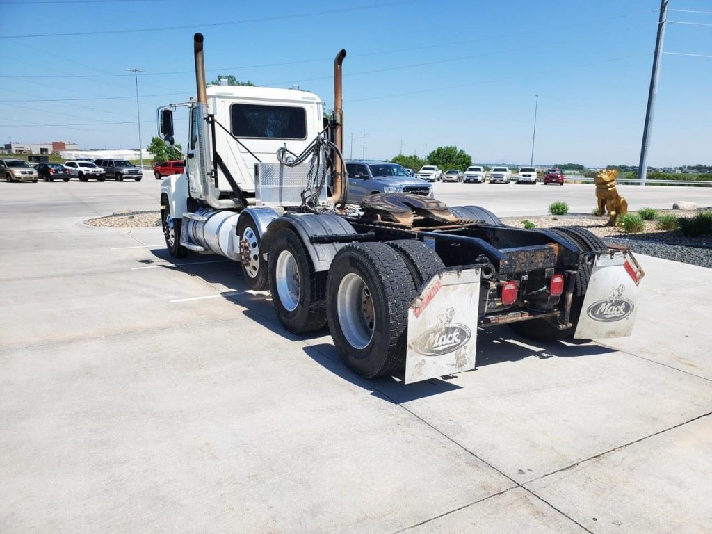 2016 MACK PINNACLE CHU613 C022356 - RDO Truck Centers