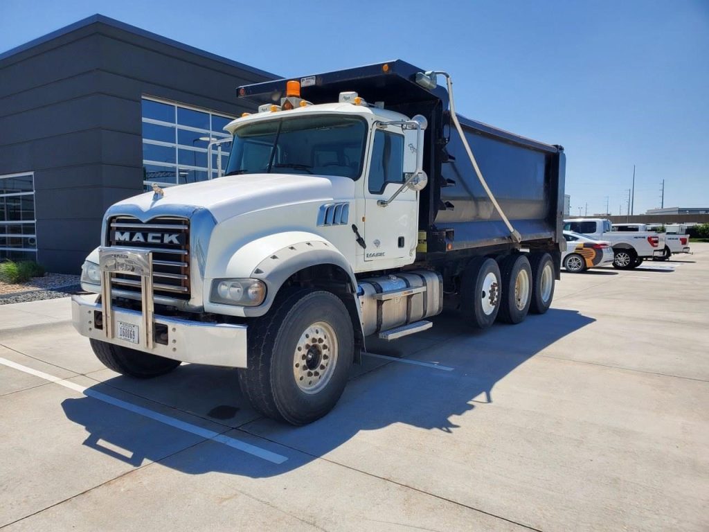 2011 MACK GRANITE GU713 C010176 - RDO Truck Centers
