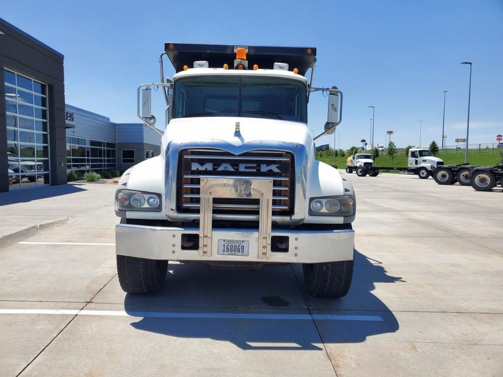 2011 MACK GRANITE GU713 C010176 - RDO Truck Centers