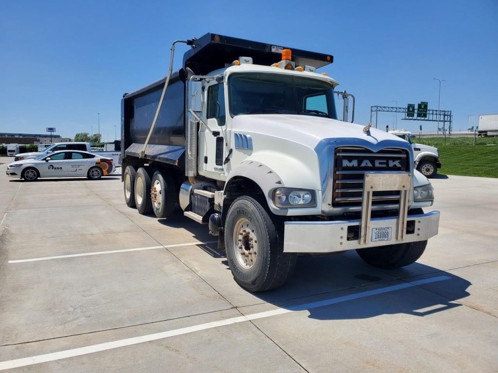 2011 MACK GRANITE GU713 C010176 - RDO Truck Centers