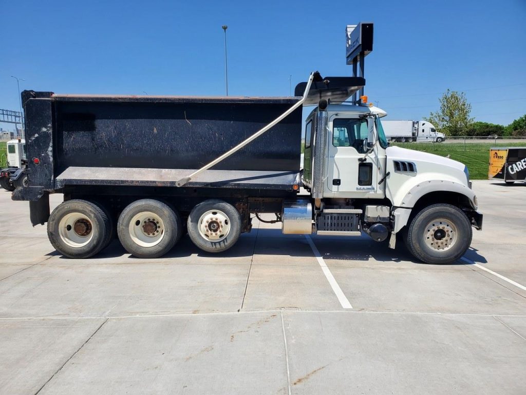 2011 MACK GRANITE GU713 C010176 - RDO Truck Centers
