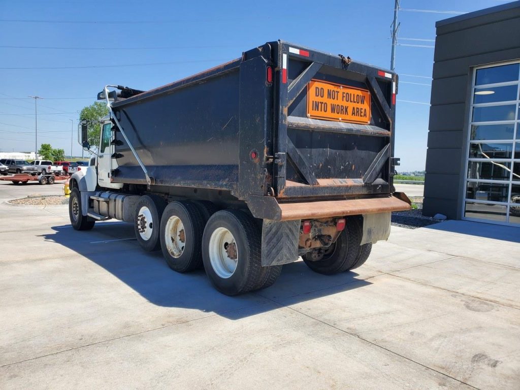 2011 MACK GRANITE GU713 C010176 - RDO Truck Centers