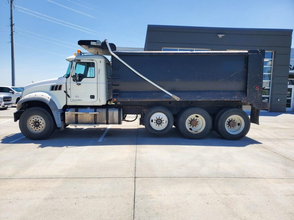 2011 MACK GRANITE GU713 C010176 - RDO Truck Centers