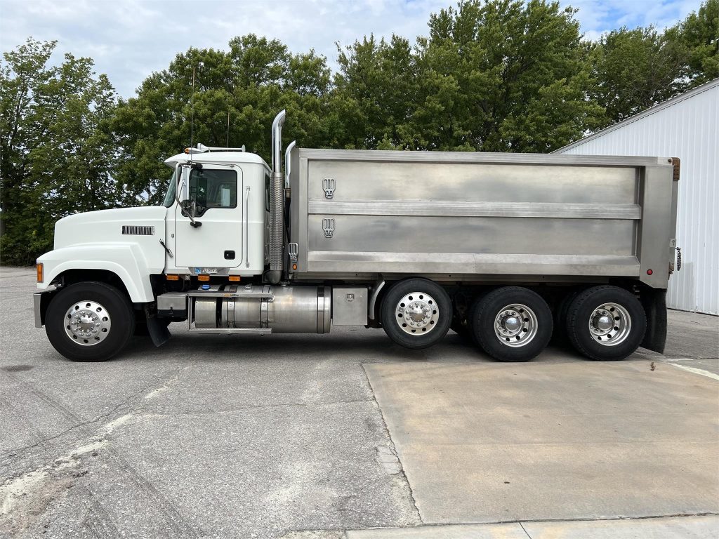 2016 MACK PINNACLE CHU613 C021416 - RDO Truck Centers
