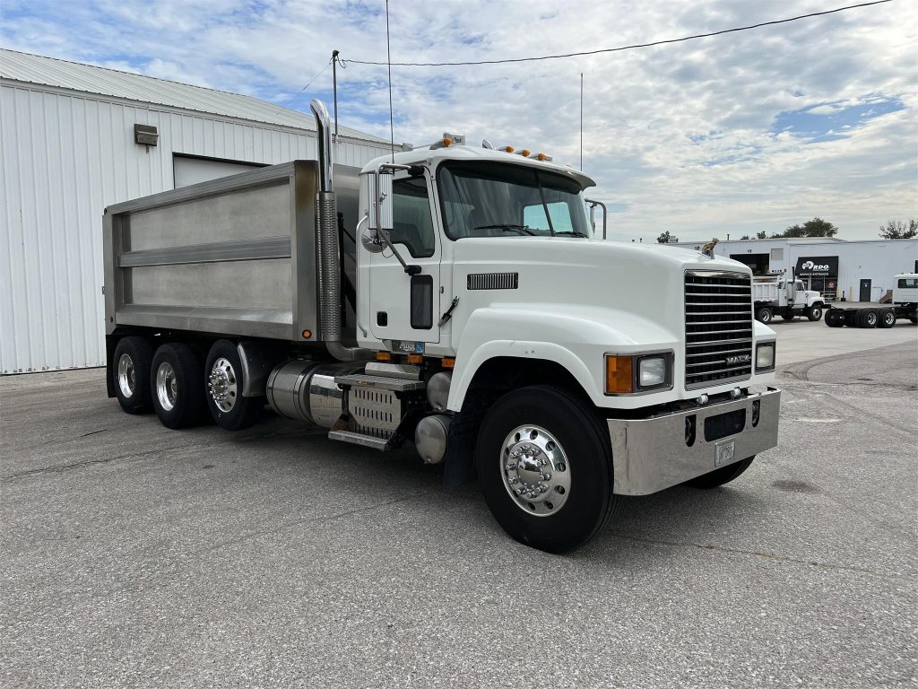 2016 MACK PINNACLE CHU613 C021416 - RDO Truck Centers