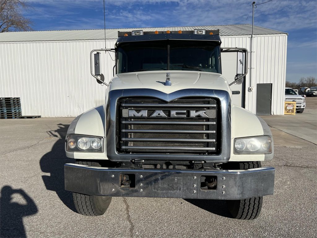 2016 MACK GRANITE GU713 C029863 - RDO Truck Centers