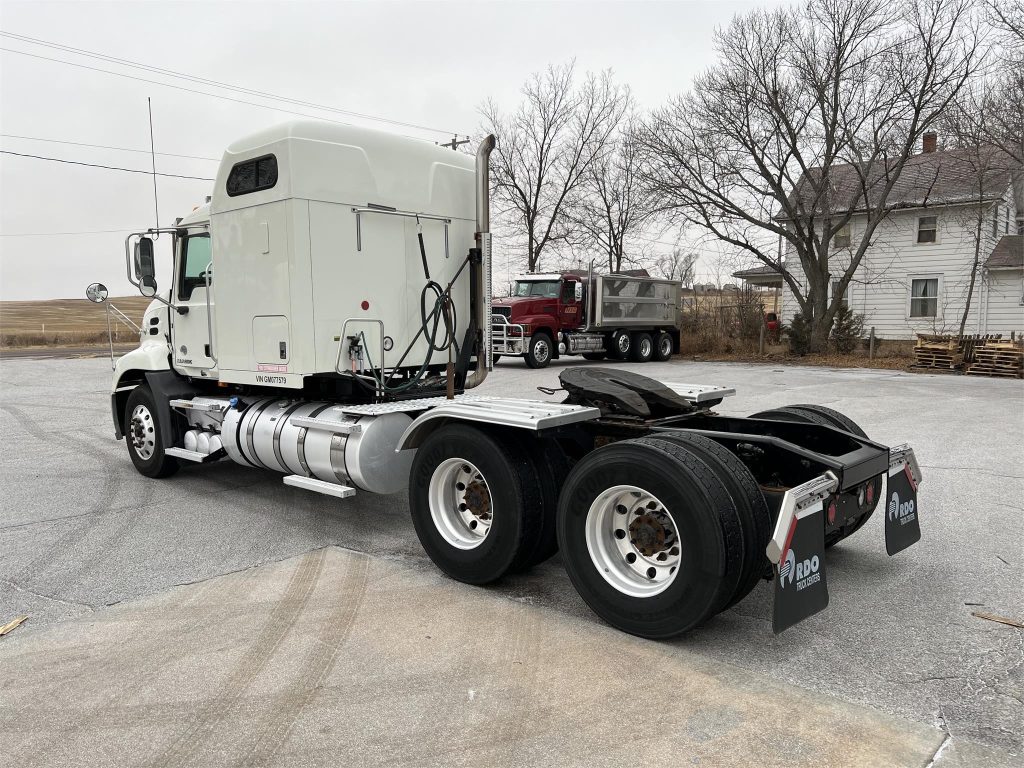 2016 MACK PINNACLE CXU613 U077579 - RDO Truck Centers
