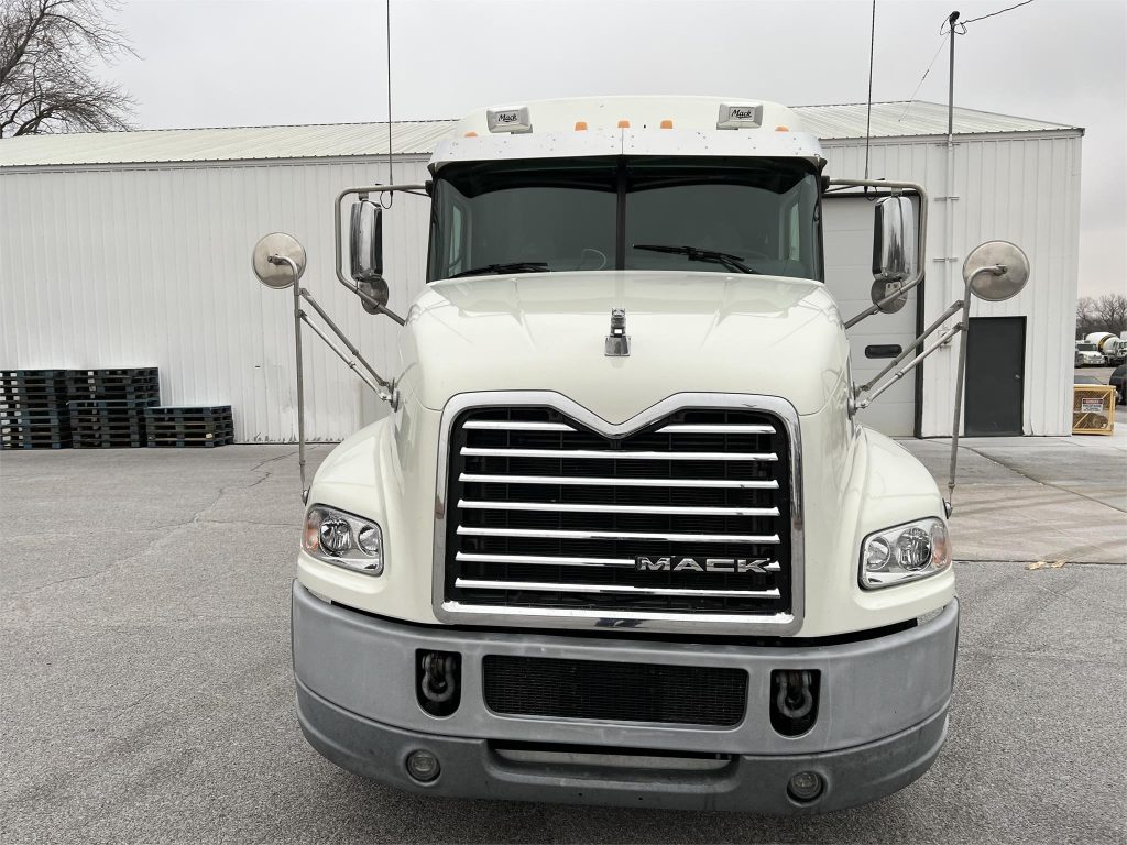 2016 MACK PINNACLE CXU613 U077579 - RDO Truck Centers