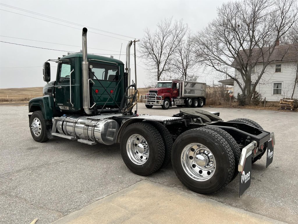 2016 MACK PINNACLE CHU613 U023007 - RDO Truck Centers