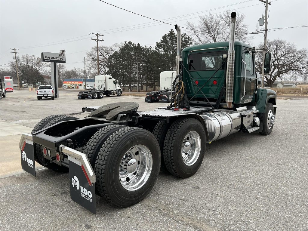 2016 MACK PINNACLE CHU613 U023007 - RDO Truck Centers