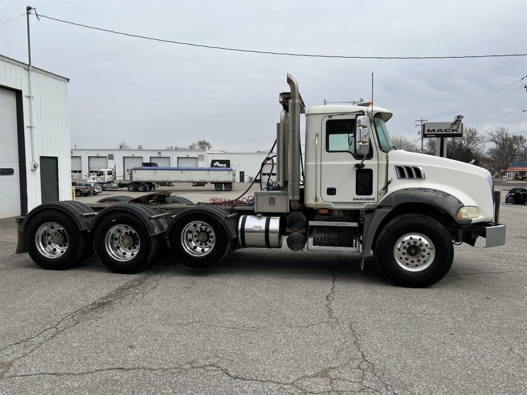 2009 MACK GRANITE GU813 C004674 - RDO Truck Centers