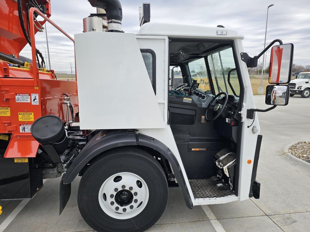 2024 MACK LR64R - RDO Truck Centers