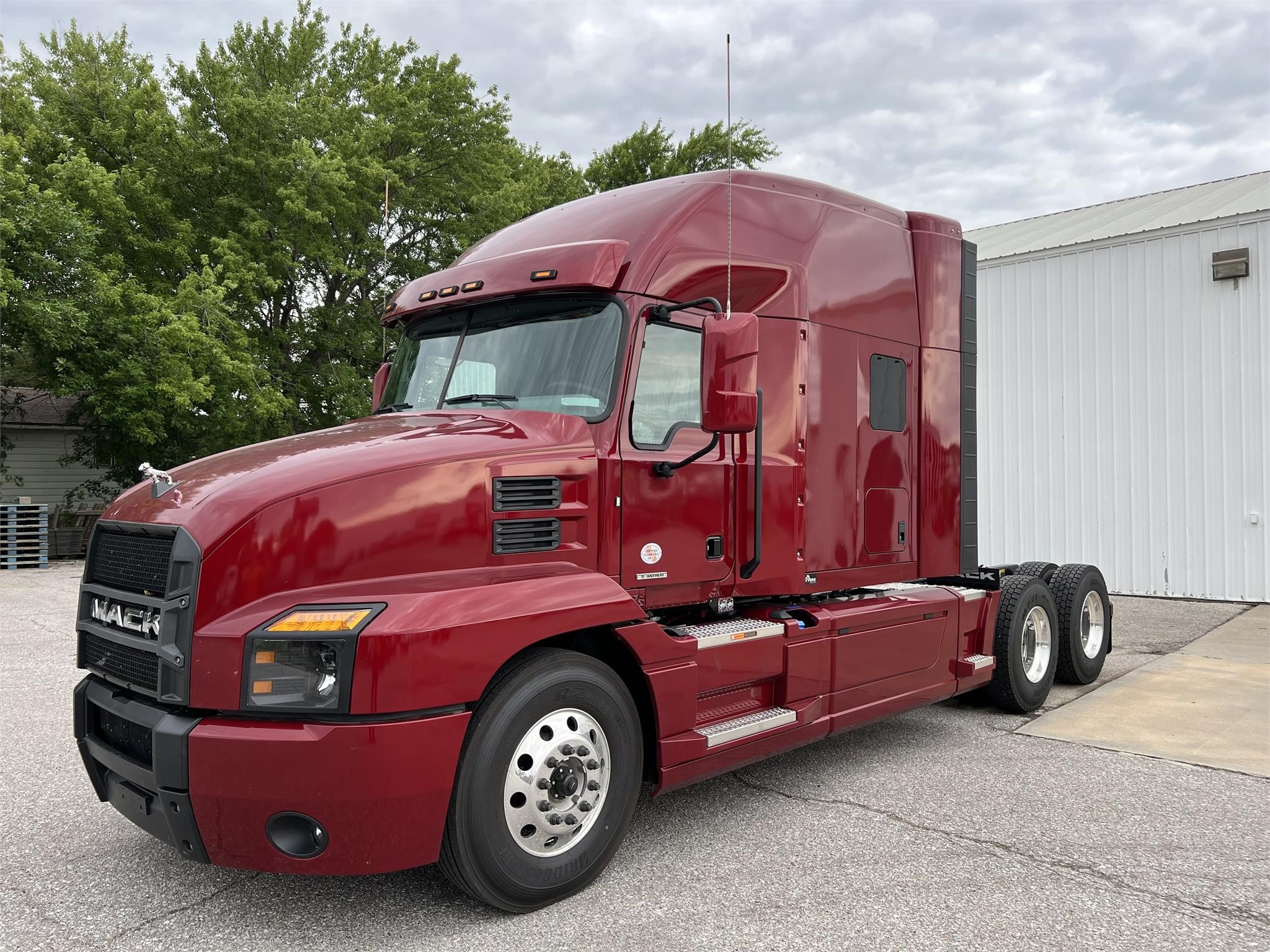 New Commercial Trucks for Sale - Mack & Volvo | RDO Truck Centers