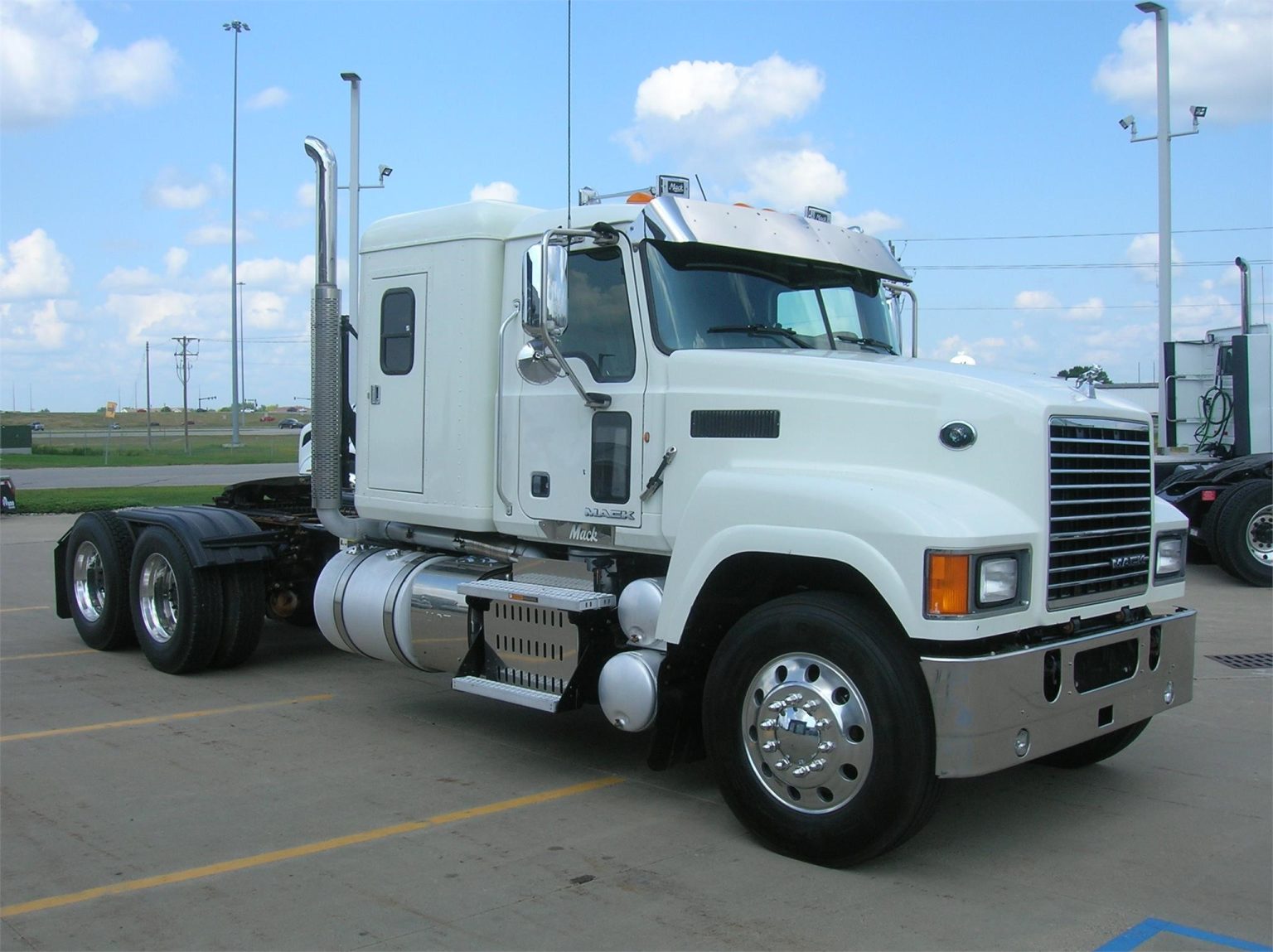 2013 MACK PINNACLE CHU613 - RDO Truck Centers