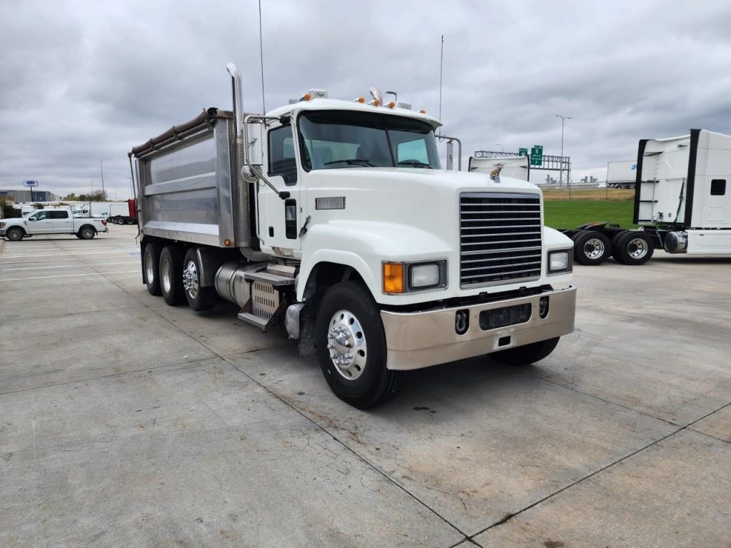2017 MACK PINNACLE CHU613 - RDO Truck Centers