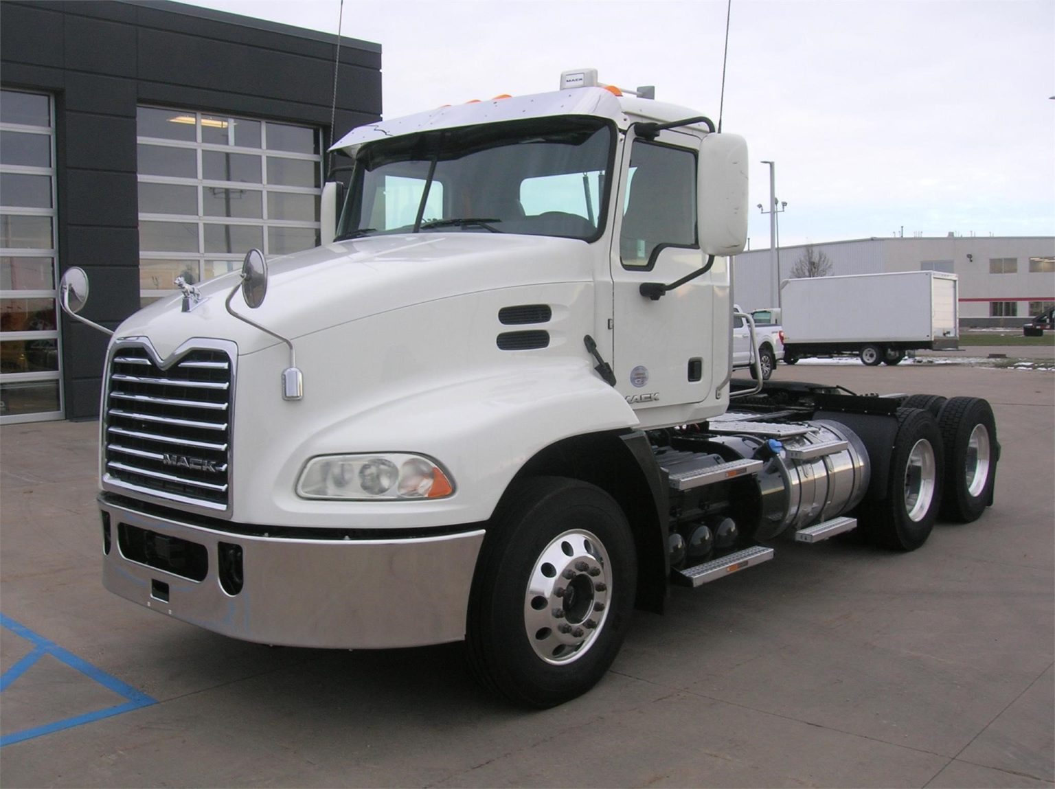 2019 MACK PINNACLE CXU613 - RDO Truck Centers