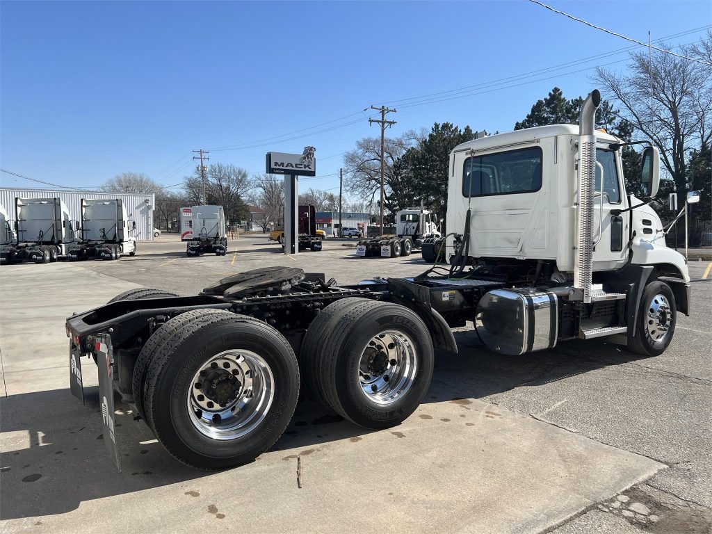 2018 MACK PINNACLE CXU613 - RDO Truck Centers