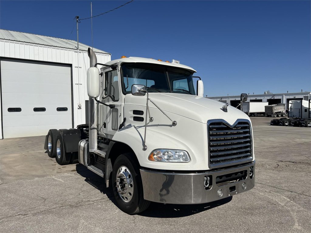 2018 MACK PINNACLE CXU613 - RDO Truck Centers