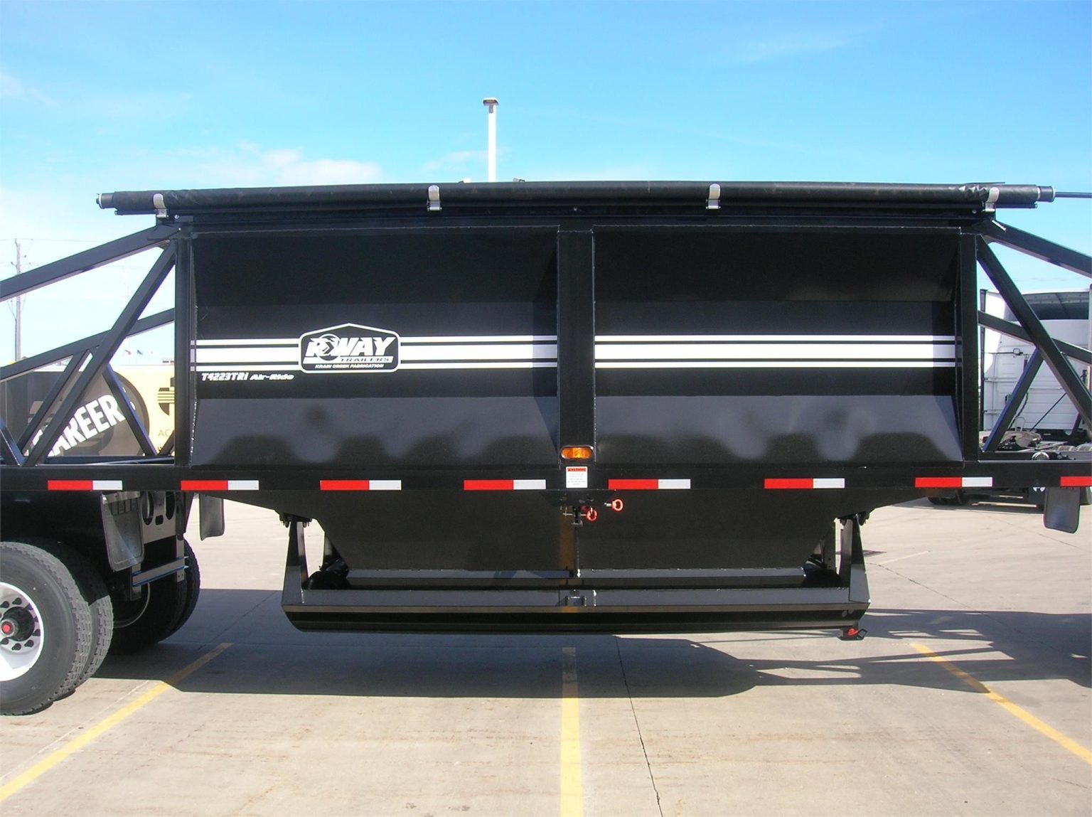 2025 R-WAY T4223 TRI AIR - RDO Truck Centers