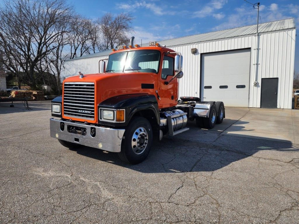 2013 MACK PINNACLE CHU613 - RDO Truck Centers