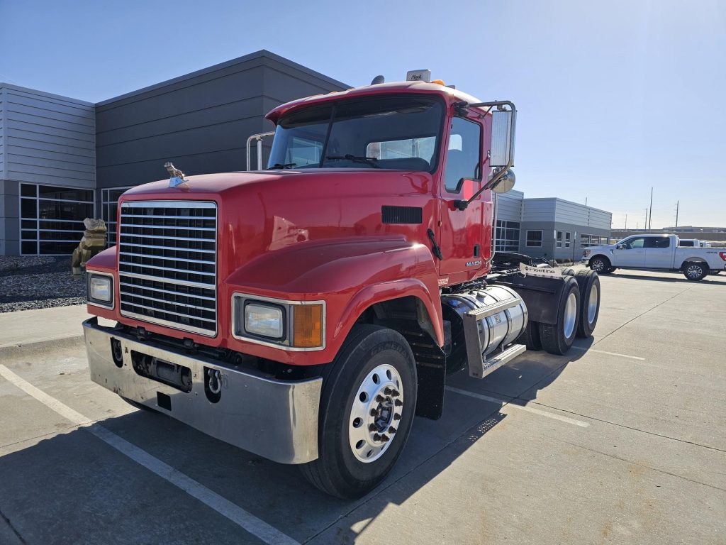 2013 MACK CH613 - RDO Truck Centers