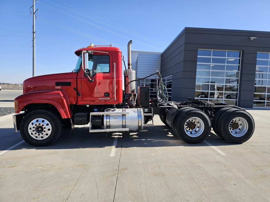 2013 MACK CH613 - RDO Truck Centers