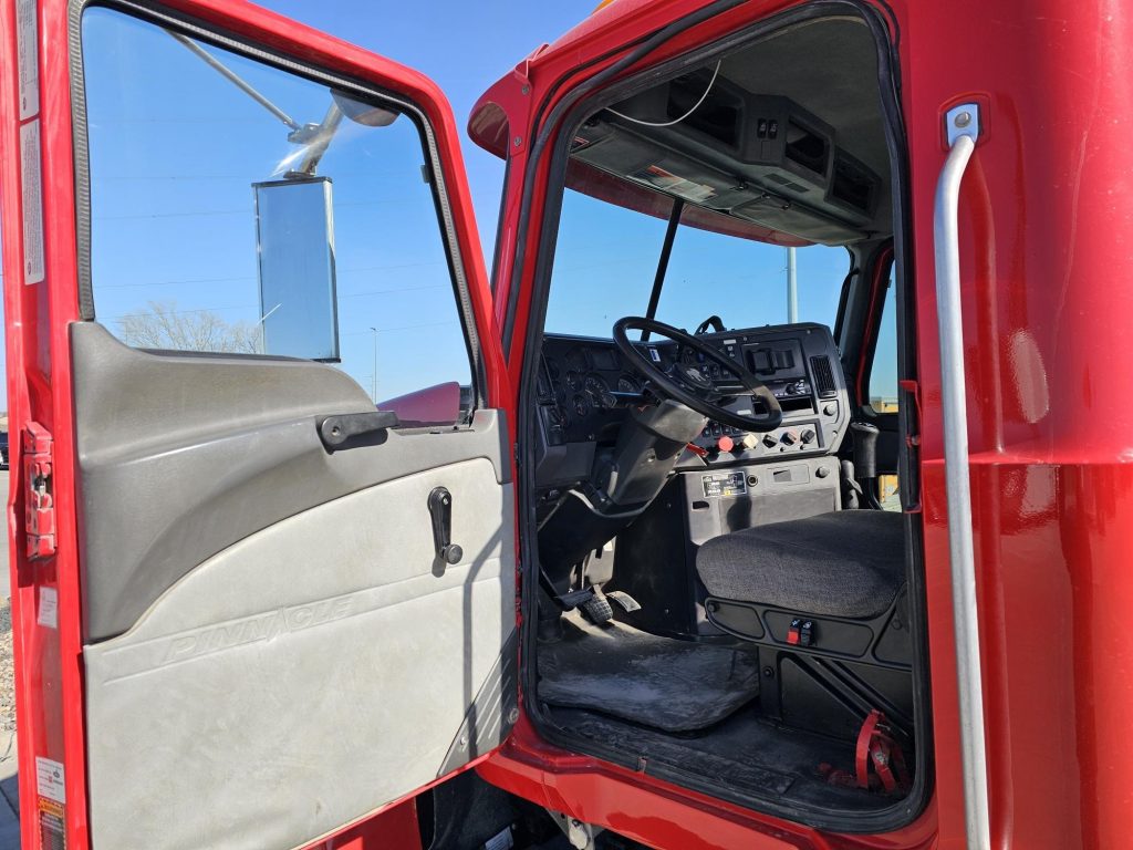 2013 MACK CH613 - RDO Truck Centers