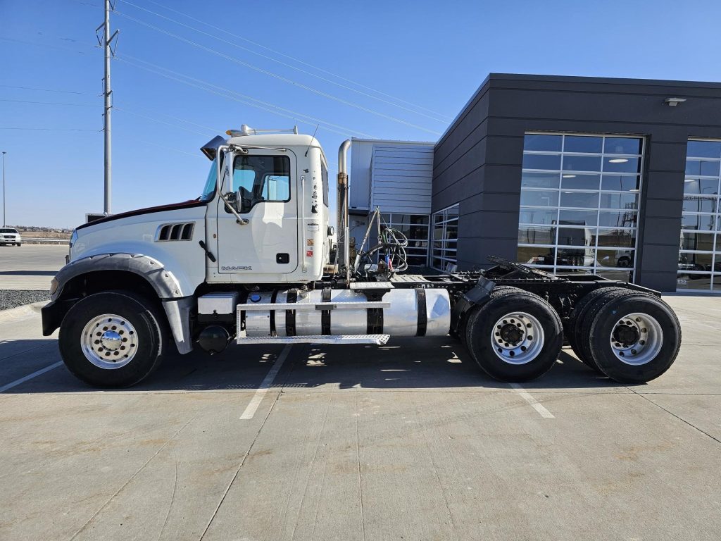 2011 MACK GRANITE GU713 - RDO Truck Centers