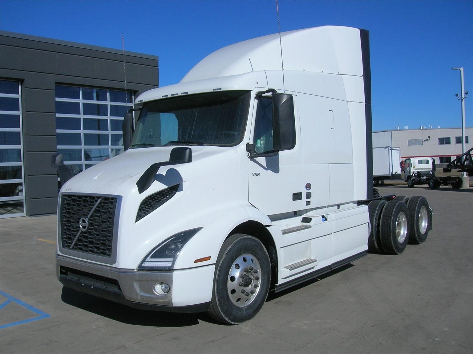 2025 VOLVO VNR64T640 - RDO Truck Centers