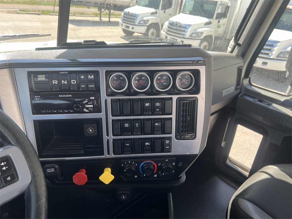 2020 MACK PINNACLE 64T - RDO Truck Centers