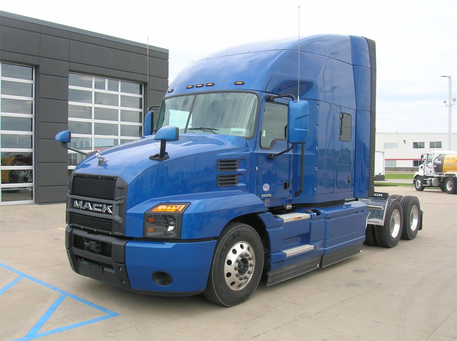 2025 MACK ANTHEM 64T - RDO Truck Centers