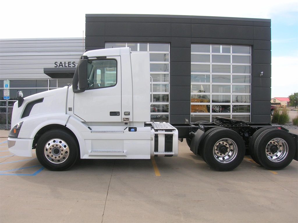 2018 VOLVO VNL64T300 - RDO Truck Centers