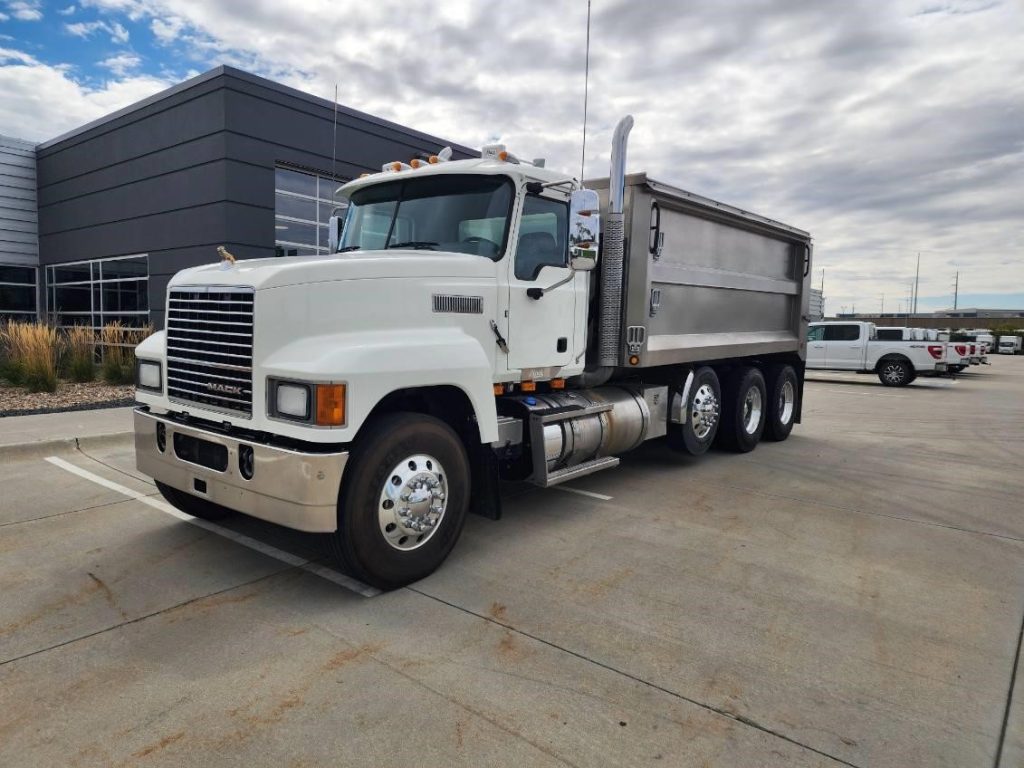 2017 MACK PINNACLE CHU613 - RDO Truck Centers