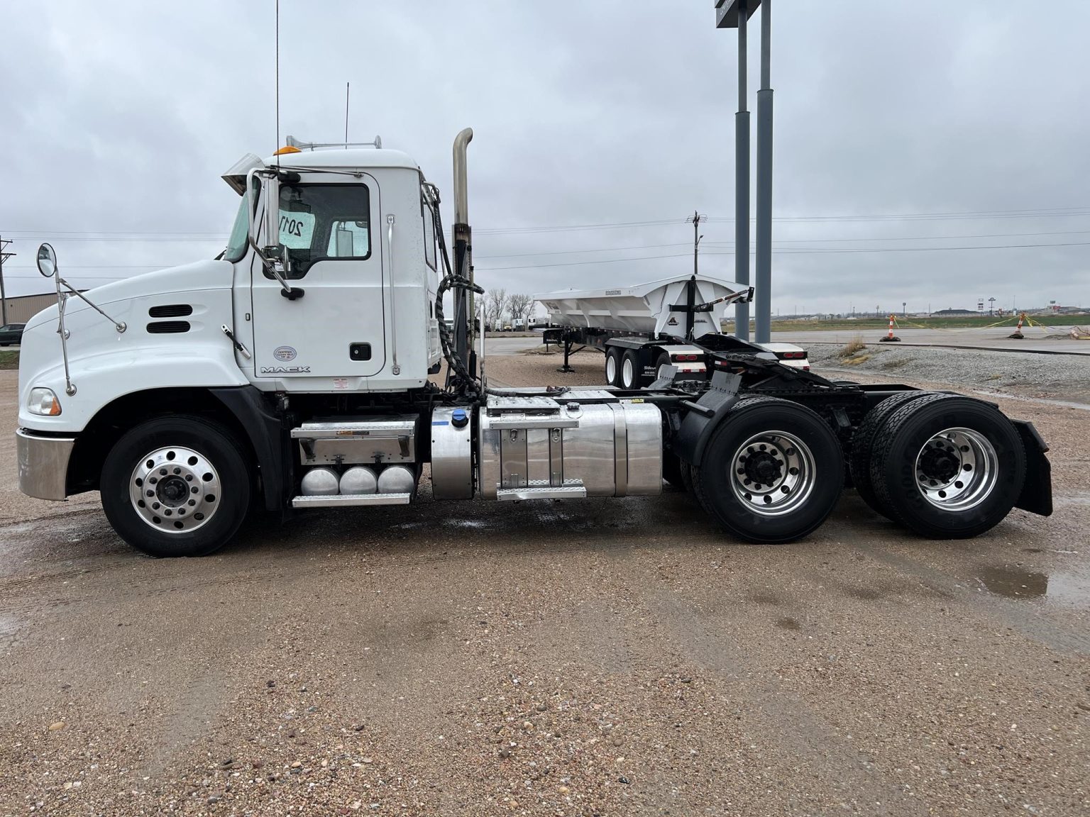 2017 MACK PINNACLE CXU613 - RDO Truck Centers