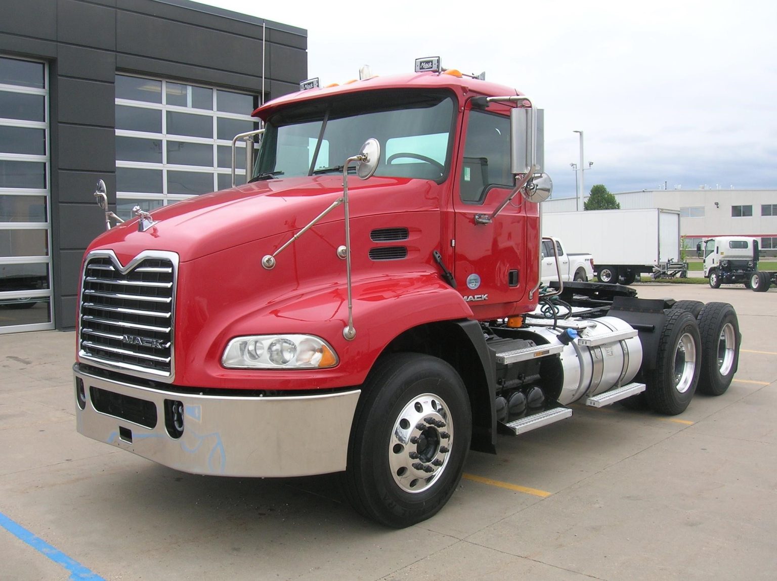 2018 MACK PINNACLE CXU613 - RDO Truck Centers