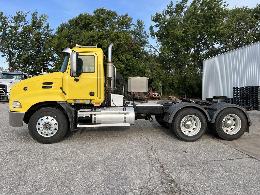 2006 MACK VISION CXN613 - RDO Truck Centers
