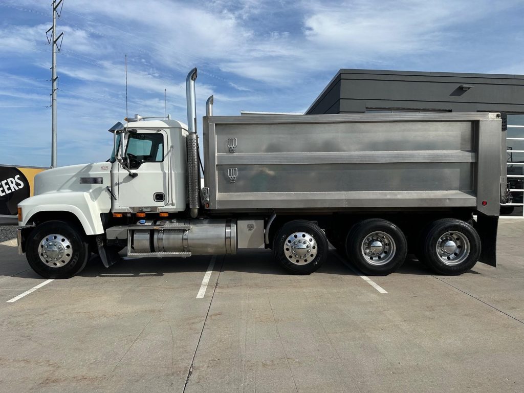 2016 MACK PINNACLE CHU613 - RDO Truck Centers