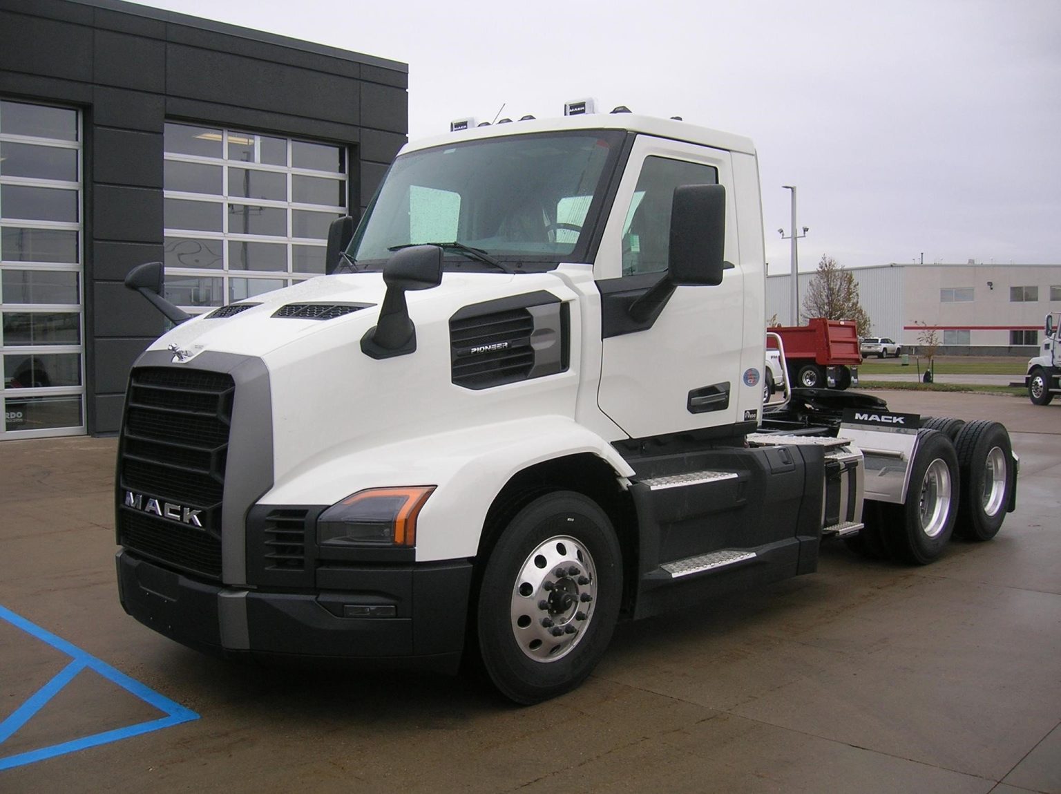 2026 MACK PIONEER 64T - RDO Truck Centers
