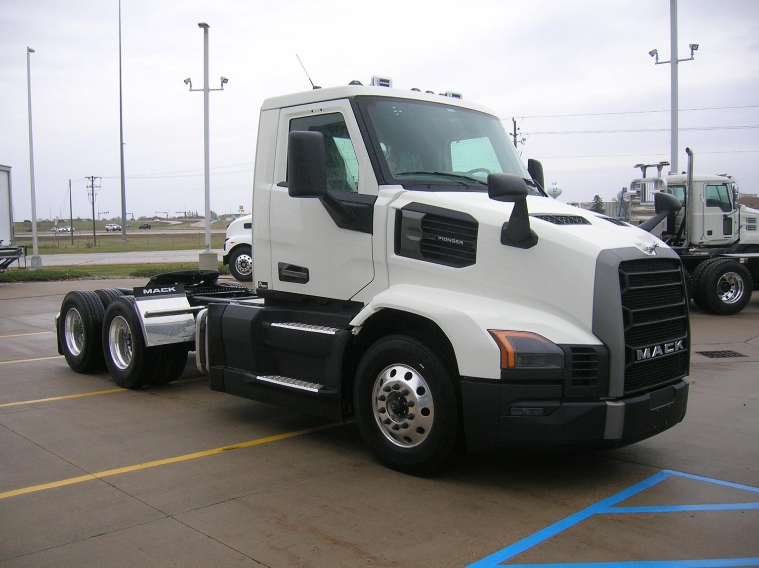 2026 MACK PIONEER 64T - RDO Truck Centers
